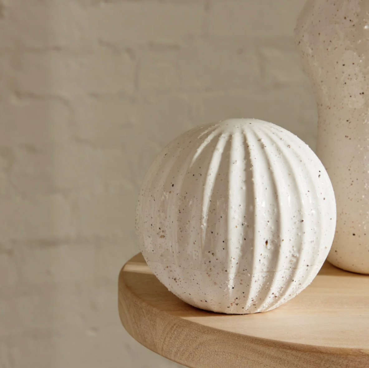 August Cream Decorative Ball – Daisy Grace Lifestyle